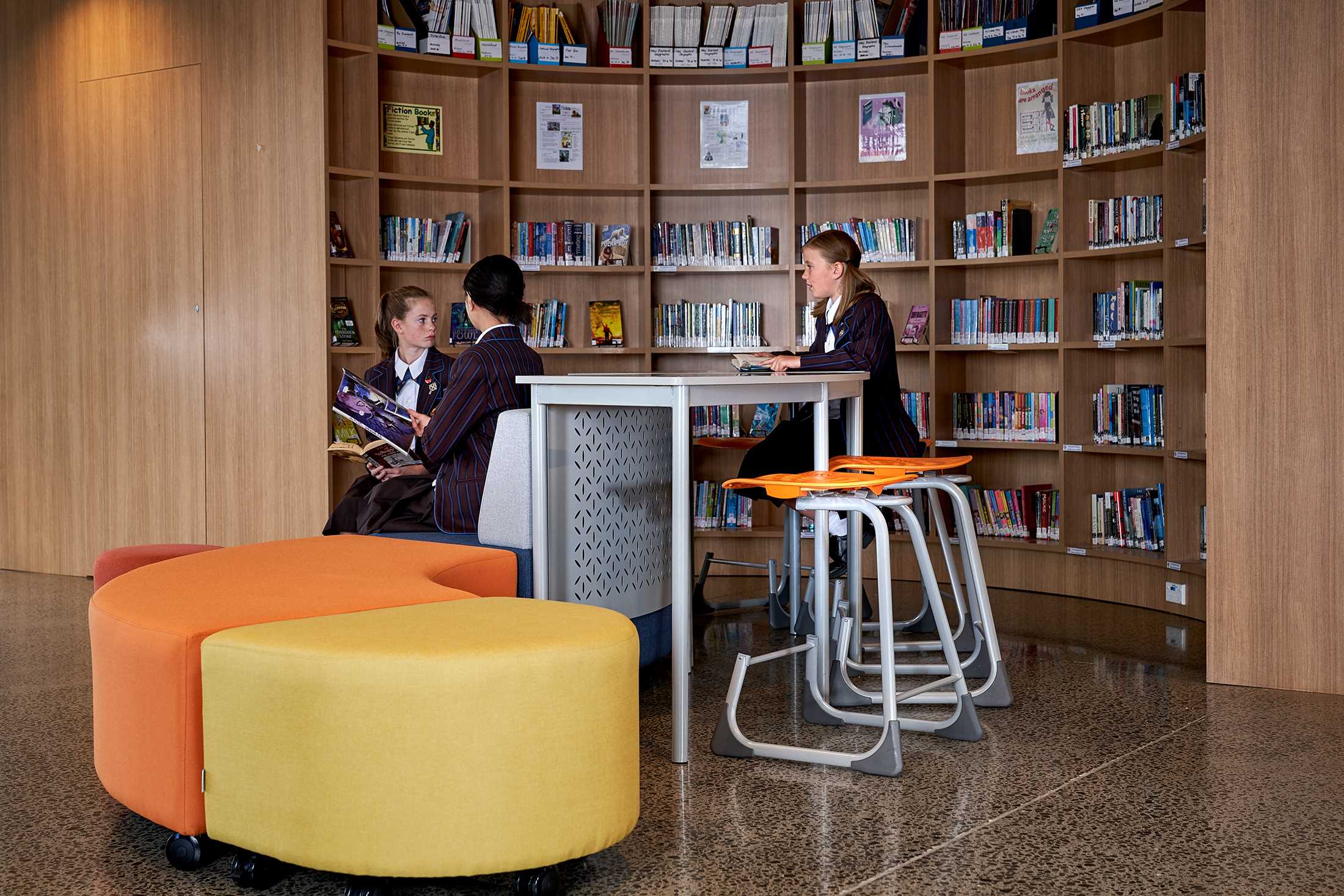 Bodyfurn® Lab Stool